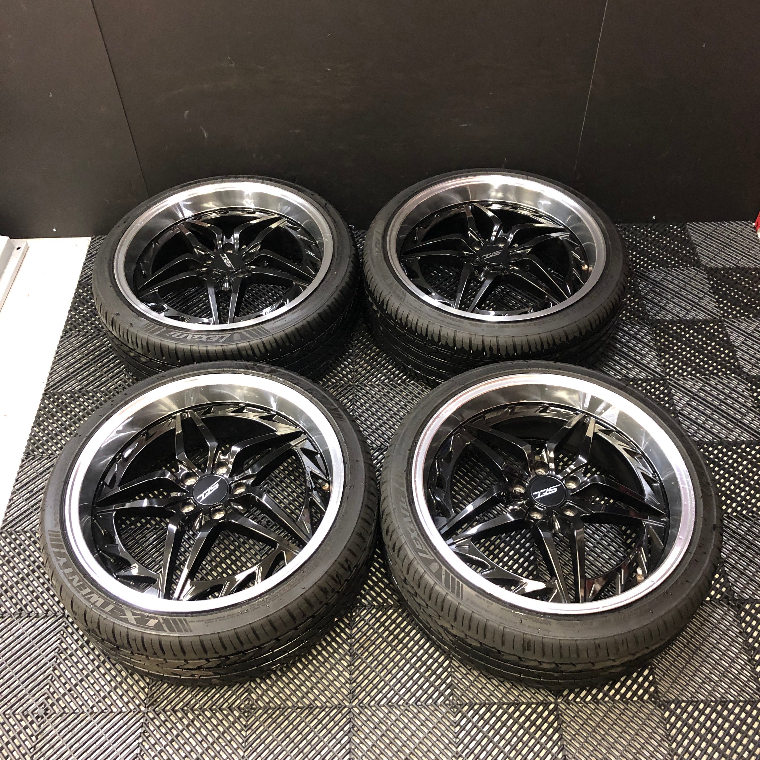 Shift Wheels injector + Lexani LX-Thirty #1004 | UP GARAGE Garden Grove