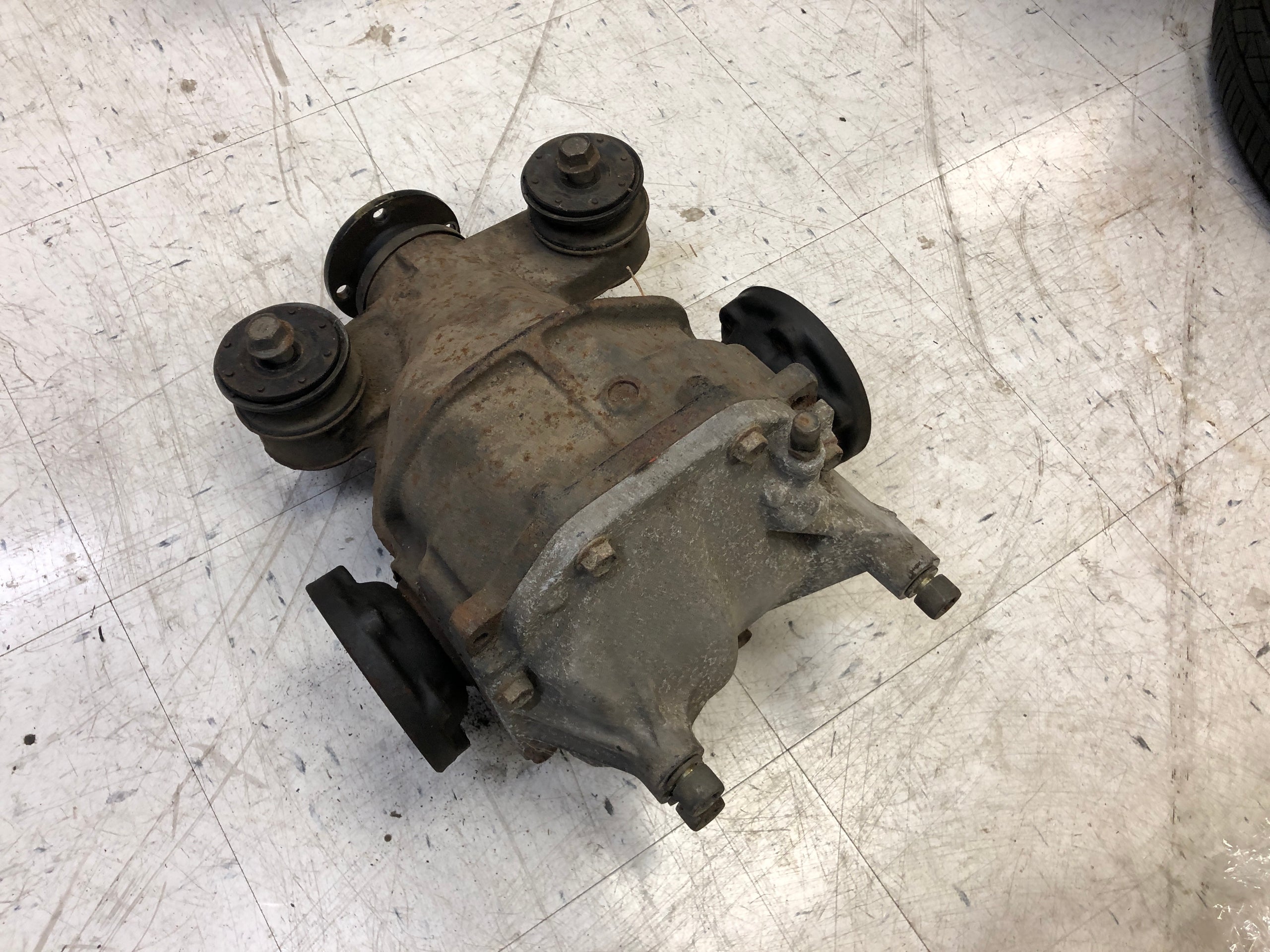 LEXUS OEM Differential IS300 #0604 | UP GARAGE Garden Grove