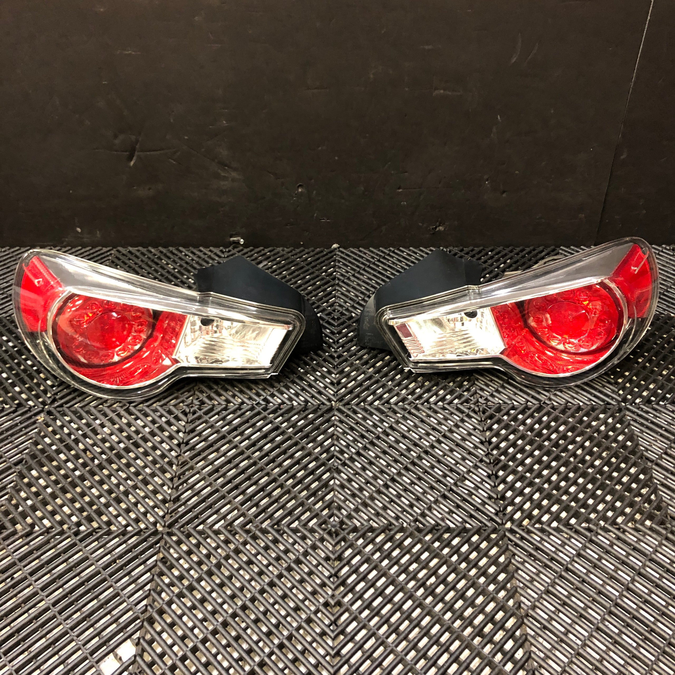 Subaru BRZ/Scion FRS/Toyota GT86 OEM Tail Lights USDM #1221 | UP GARAGE ...